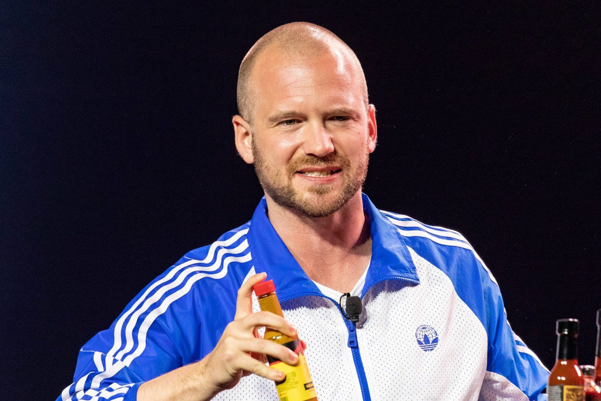 Sean Evans Rumoured To Be Dating Adult Film Star - Pubity