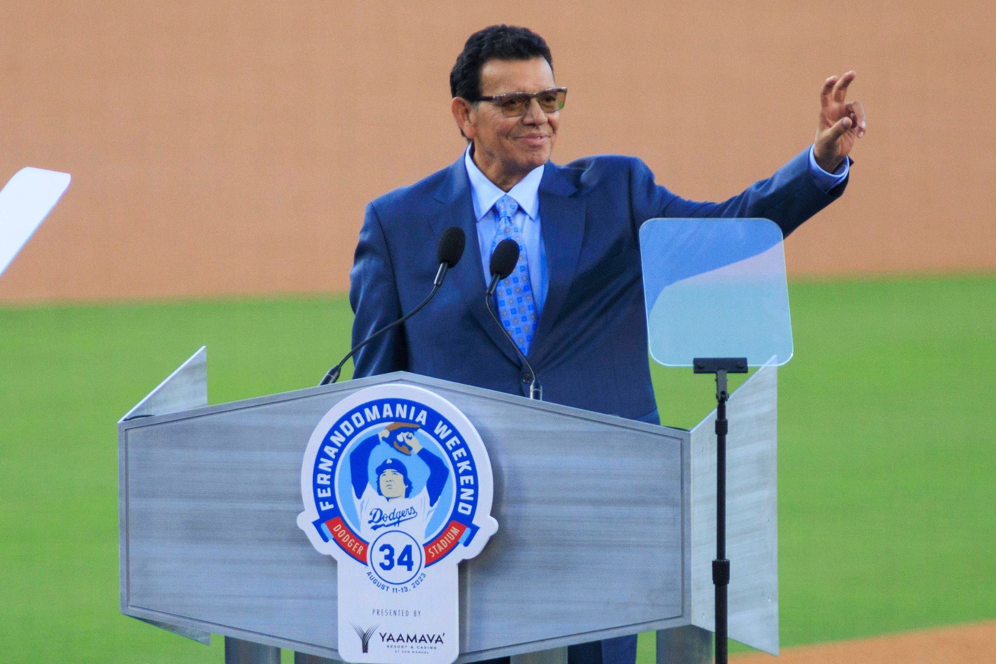 Dodgers tribute to Fernando Valenzuela brings back memories of ‘Fernandomania’ - Pubity