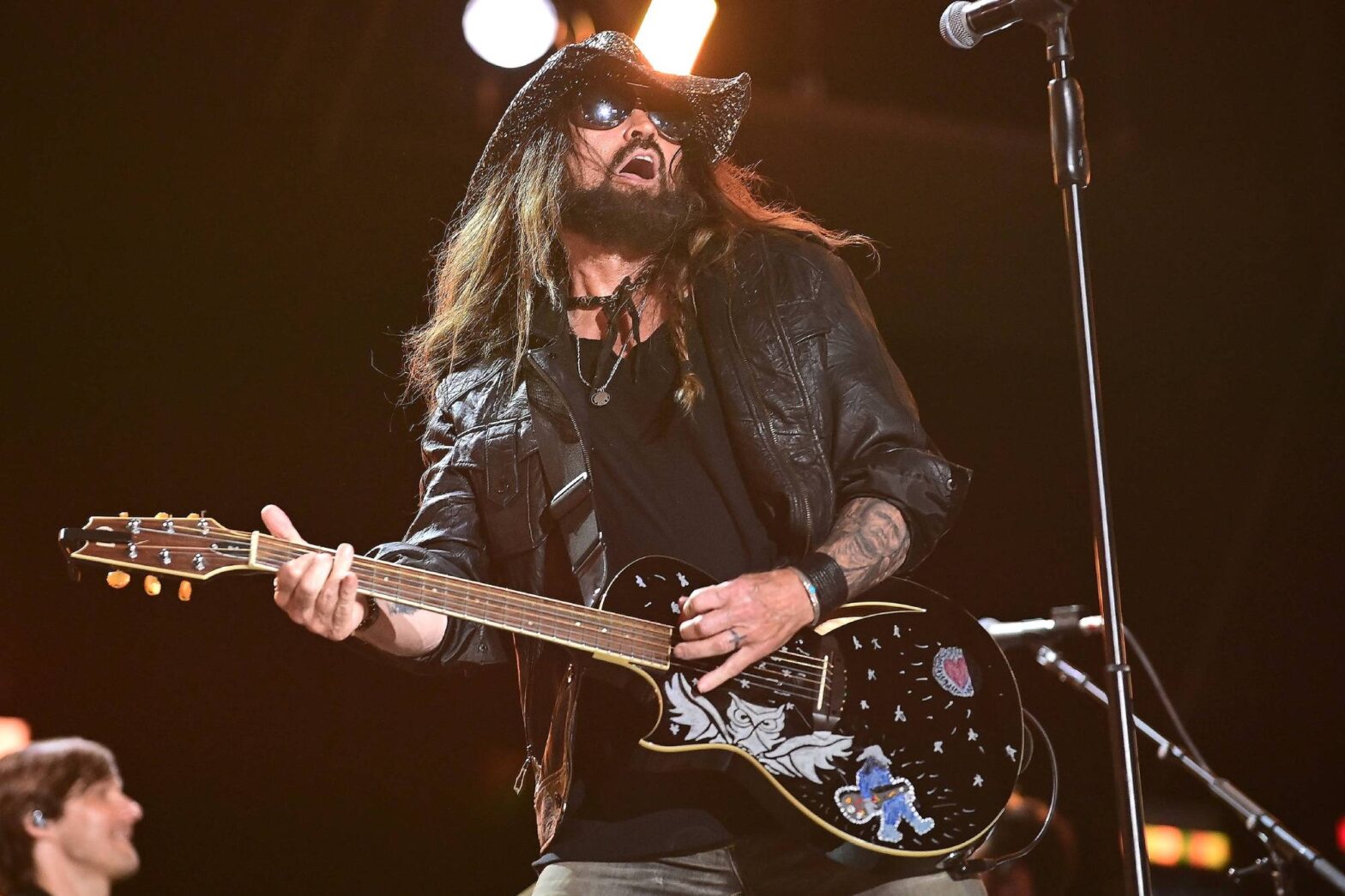 Fans react to Billy Rae Cyrus' inauguration show - Pubity