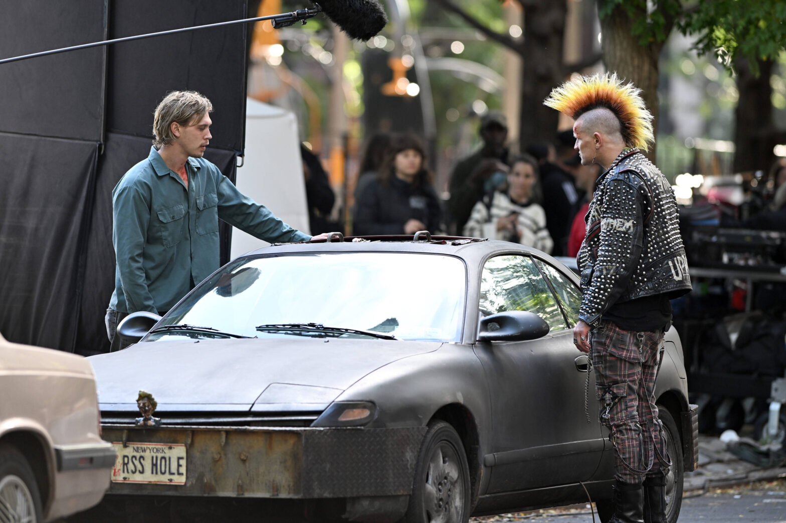 Caught Stealing: Everything about the film - Pubity