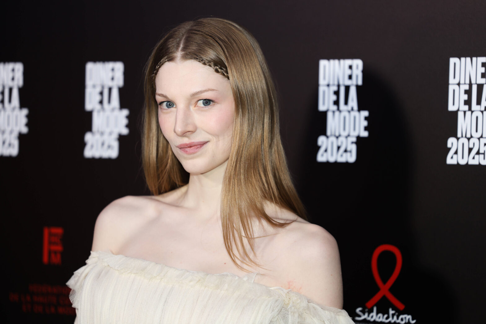 Hunter Schafer Blasts Gender Change On Passport - Pubity