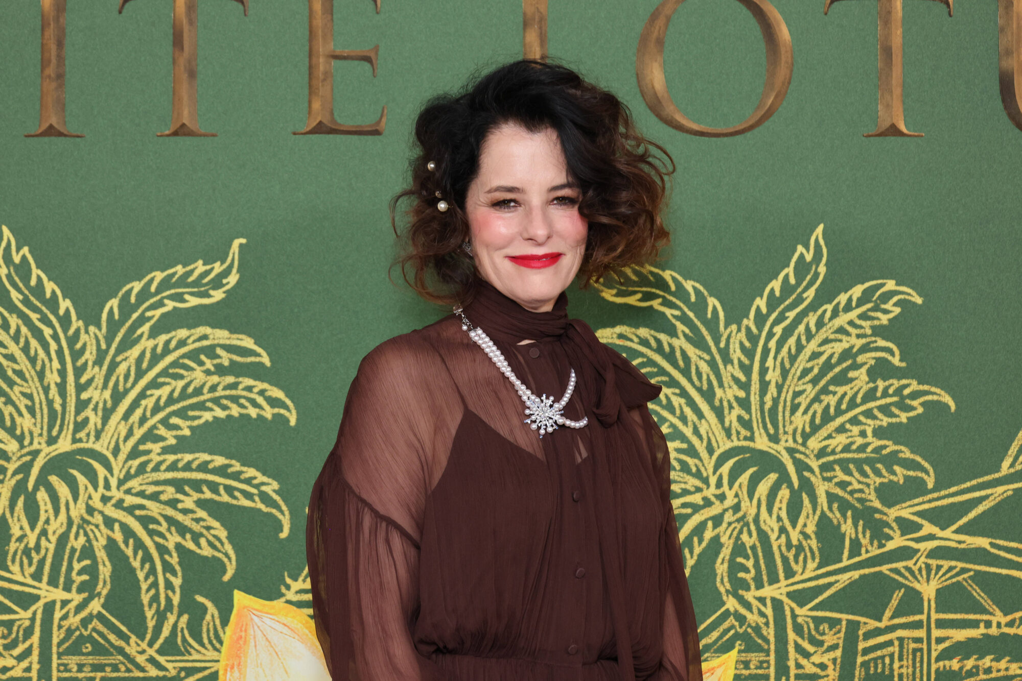 Parker Posey Her Best Roles Before The White Lotus Pubity