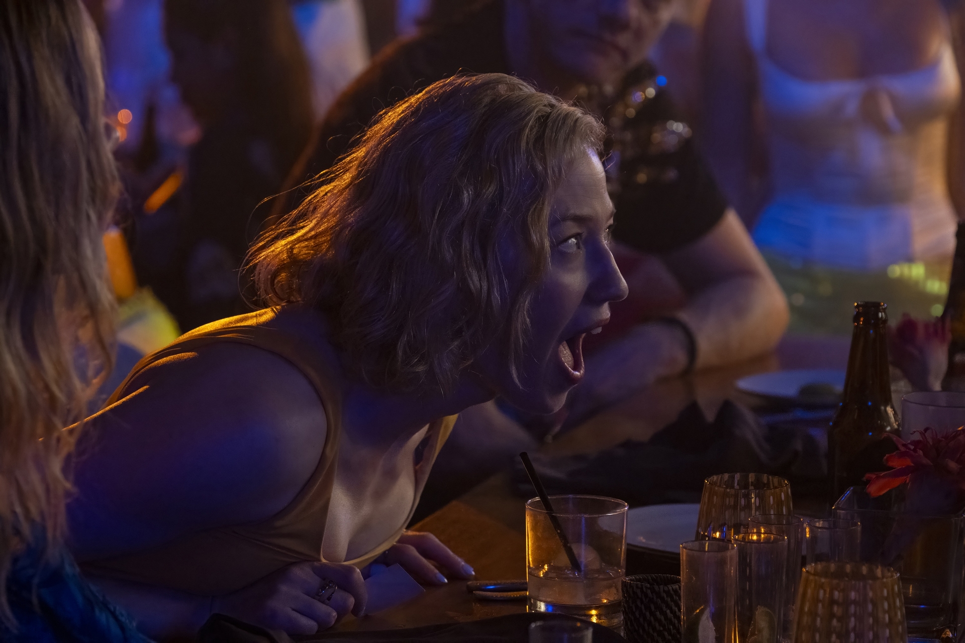 Carrie Coon on viral White Lotus sprint - Pubity