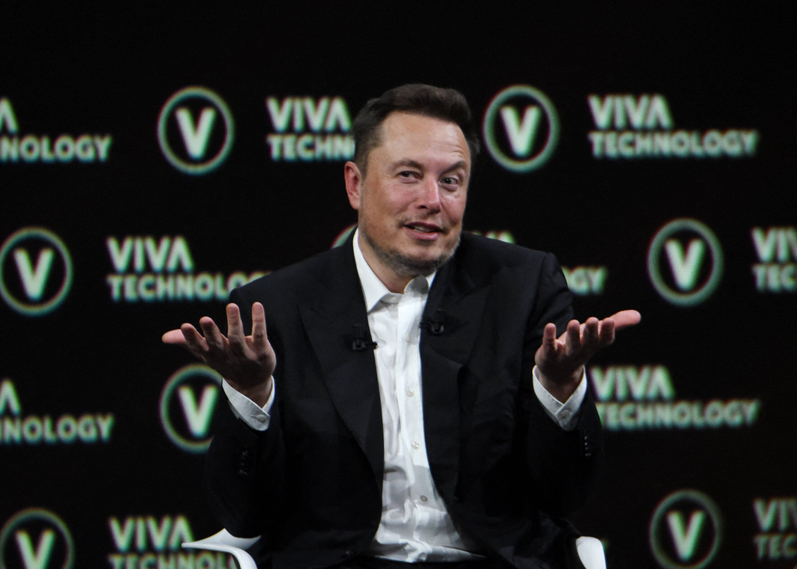 Elon Musk sells X, formerly Twitter to Elon Musk’s AI company - Pubity