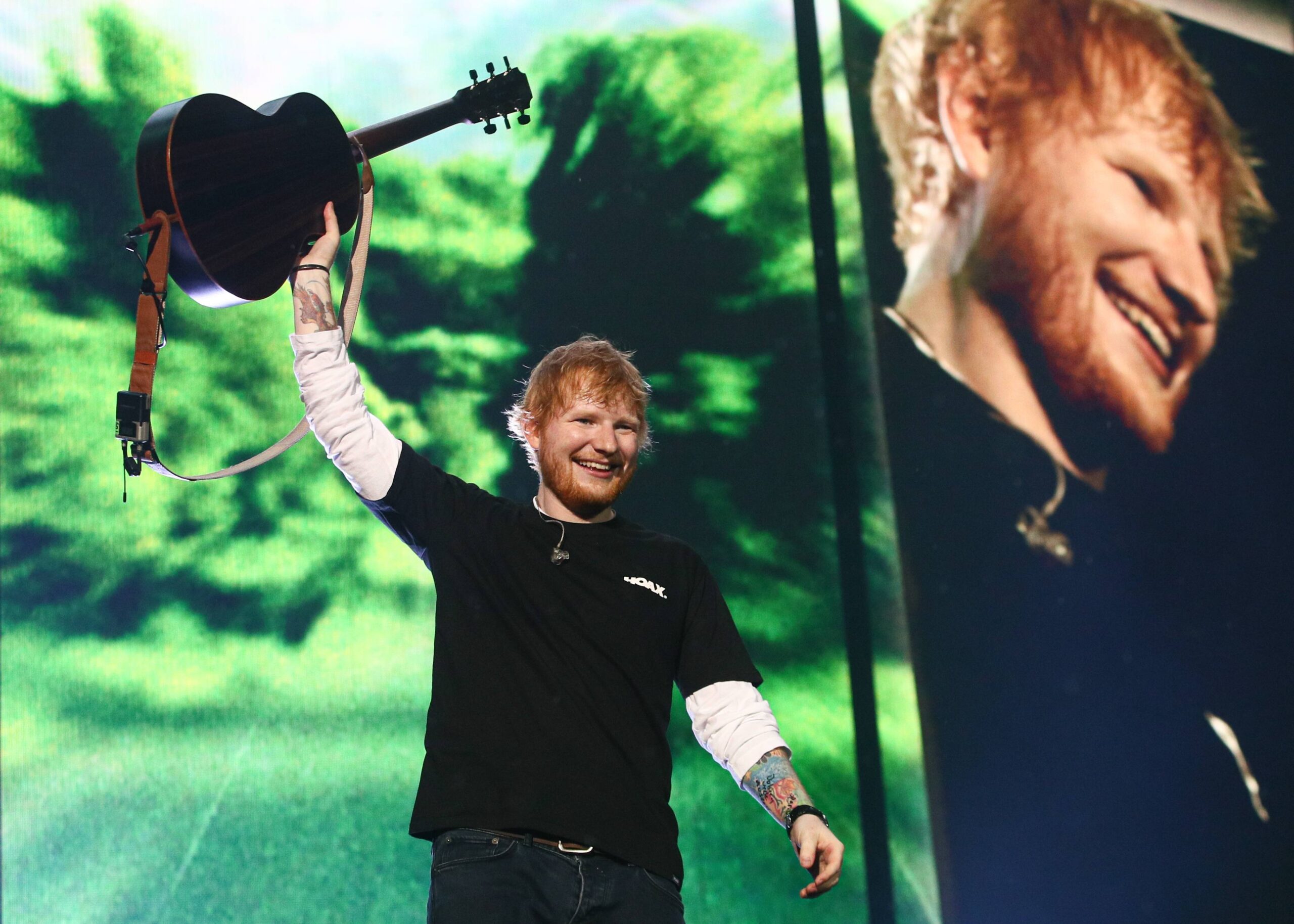 Ed Sheeran shares old pics on new Instagram account - Pubity